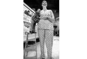 10 Tallest Women In The World Who Ever Lived - World Blaze
